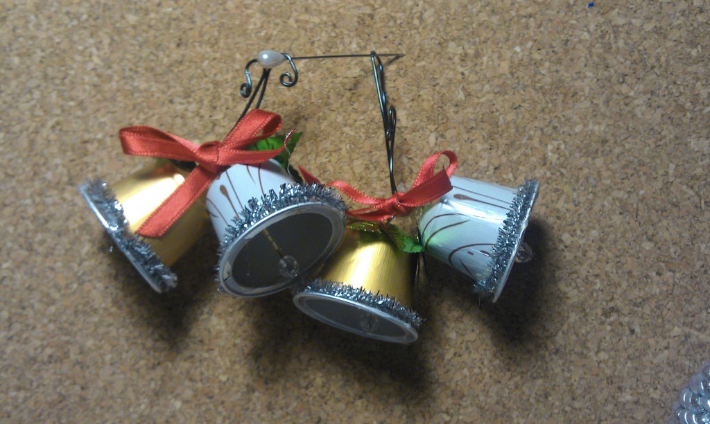 Diseña tus propios adornos navideños